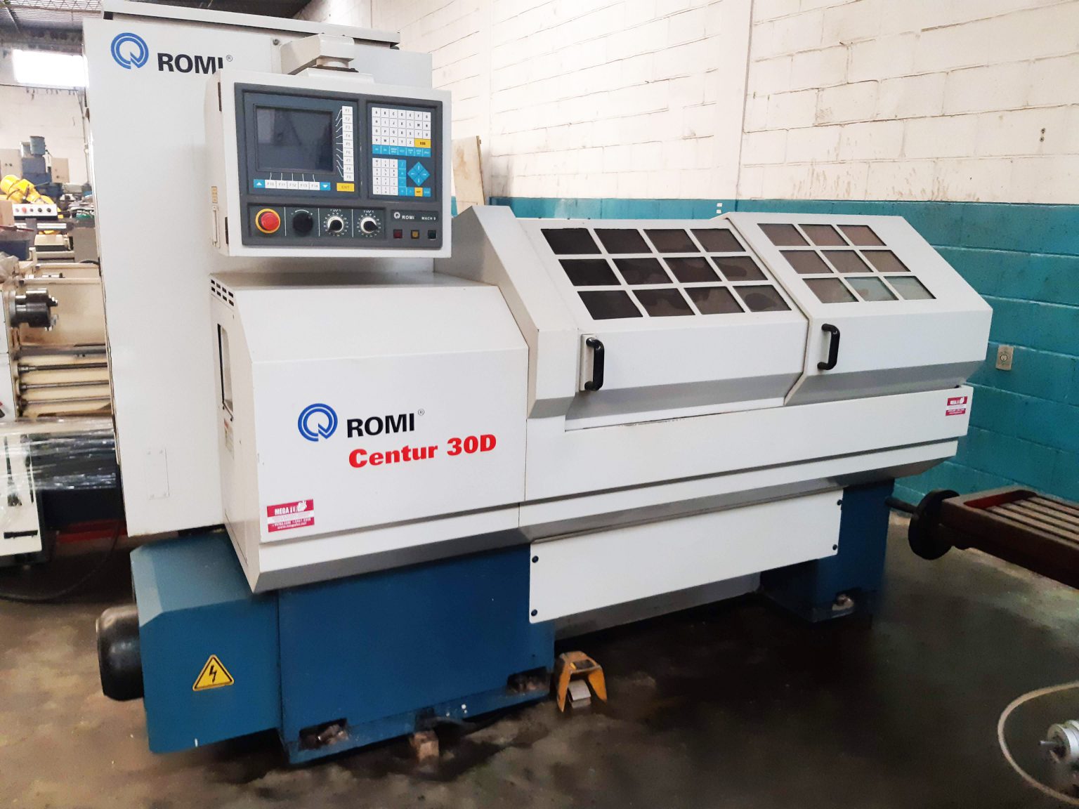 Torno CNC Romi Centur 30D – Megafer Máquinas
