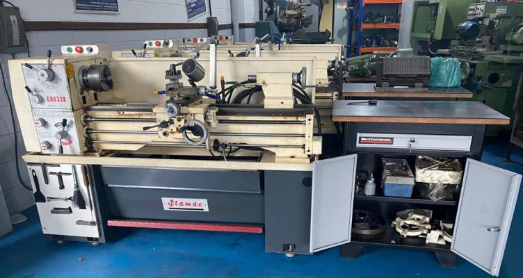 Torno mecânico Stamac C06332A – Megafer Máquinas