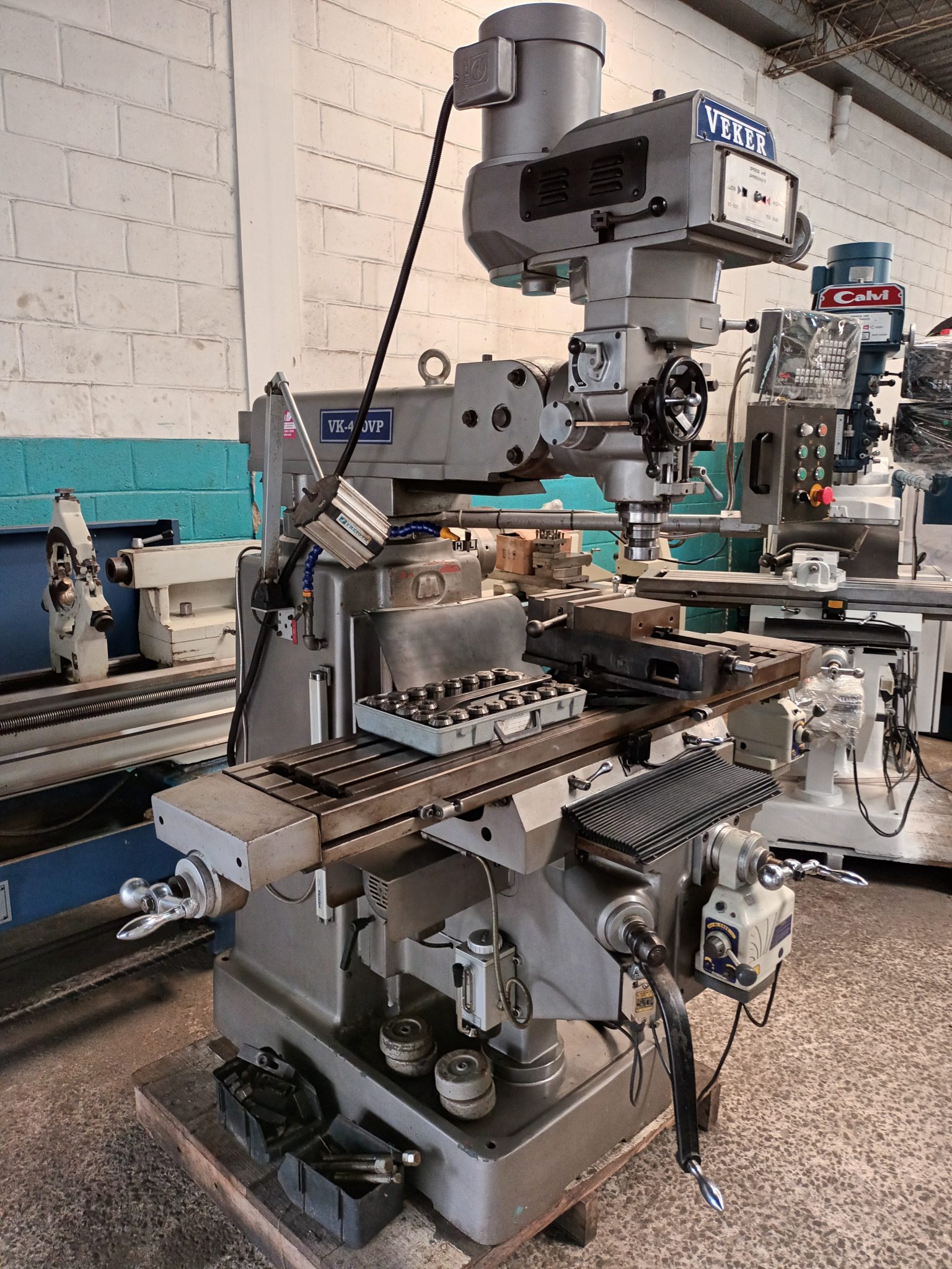 Fresadora Ferramenteira Veker VK-430VP – Megafer Máquinas