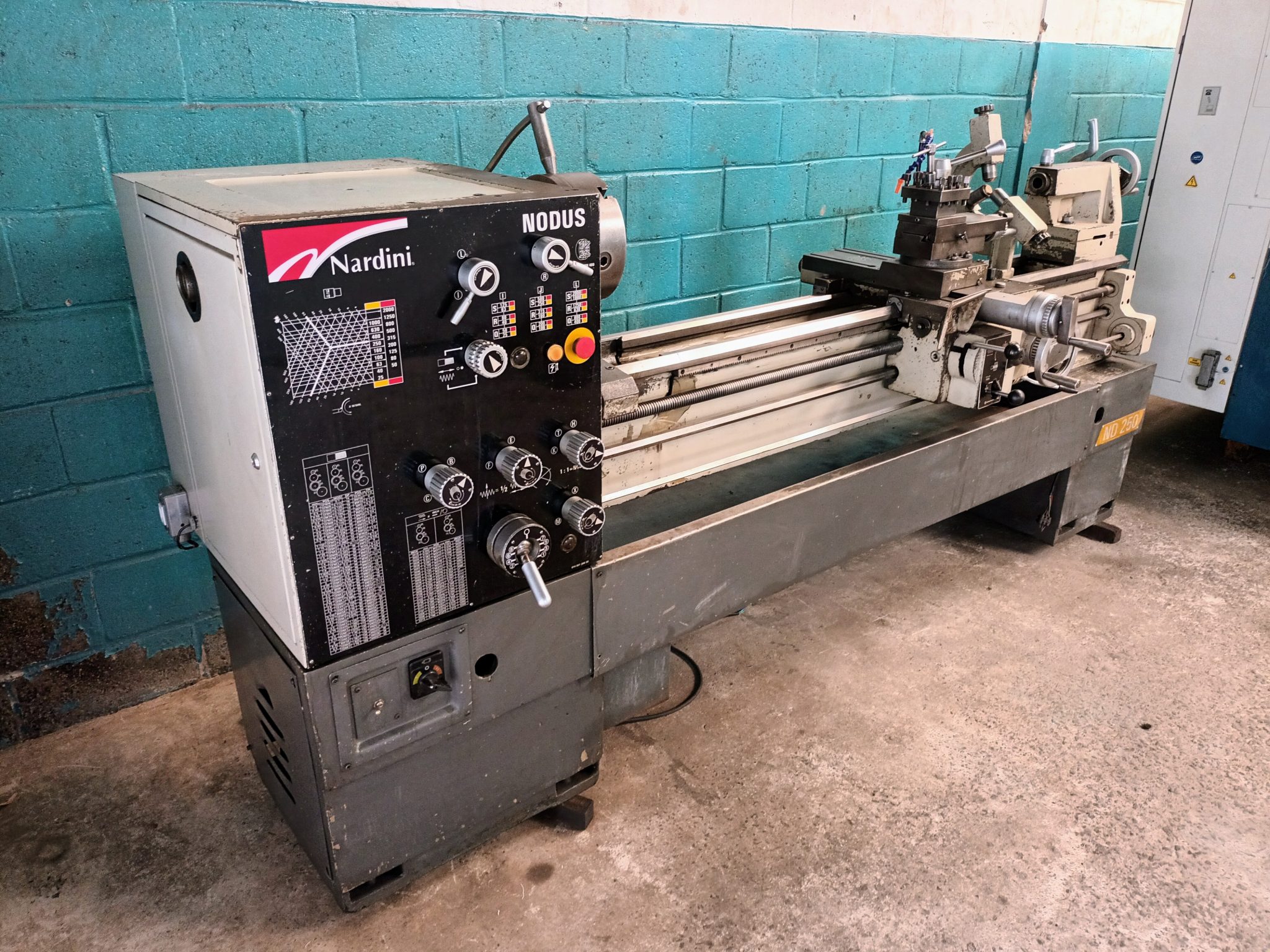 Torno mecânico Nardini ND-250 – Megafer Máquinas