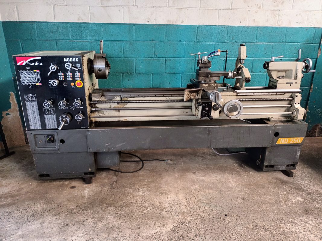 Torno mecânico Nardini ND-250 – Megafer Máquinas